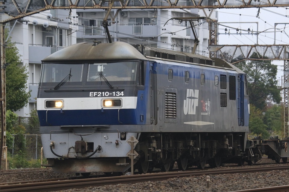 ’23年11月12日の馬橋周辺の貨物列車: 変速ショック2